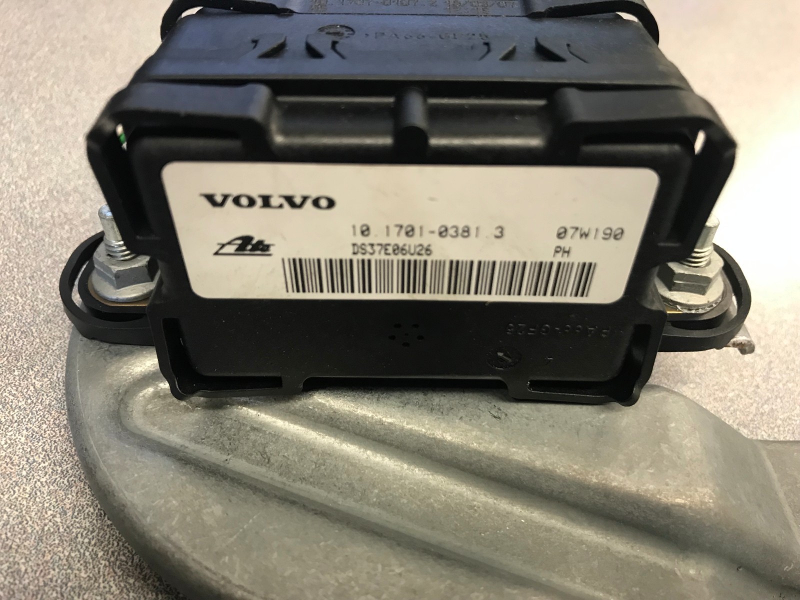 Used 07-14 Volvo Xc90 Active Yaw Rate Sensor 31341170 for Sale | 31341170