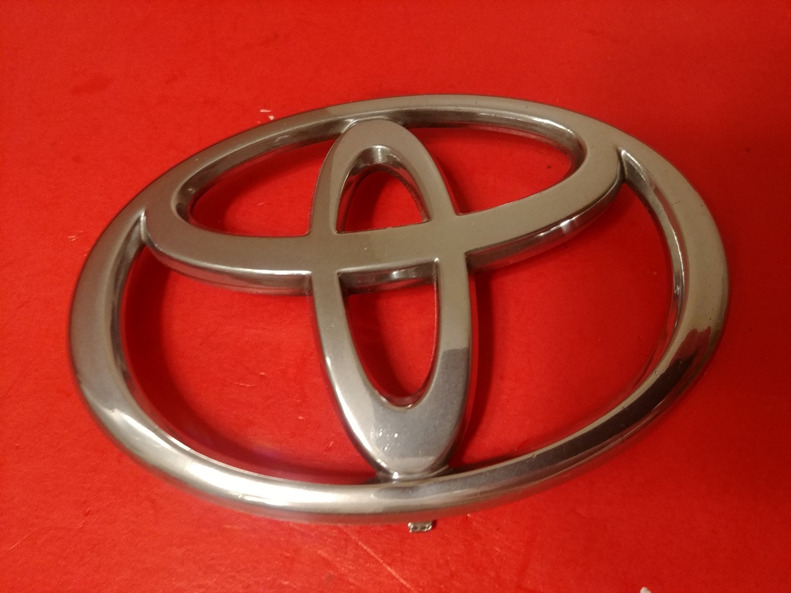 Used Grille Emblems for the Toyota Camry