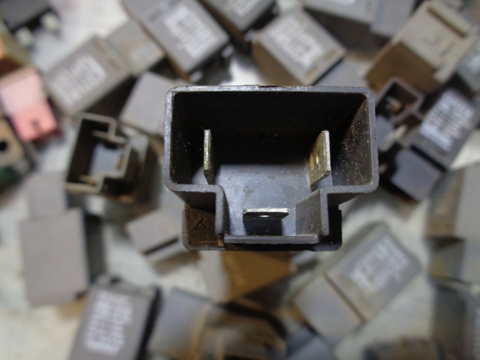 Used Toyota Corolla Chevy Prizm Turn Signal Hazard Flasher Relay Switch ...