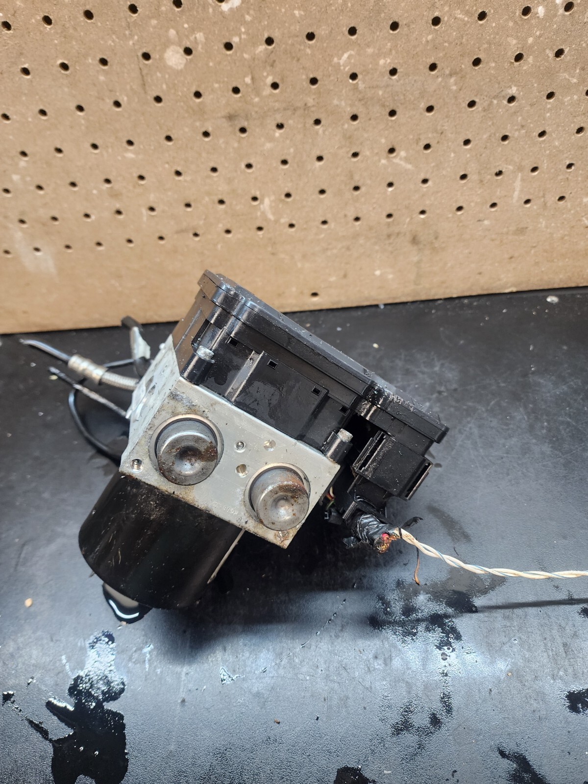 Used 2010-2012 Ford Escape Anti-lock Brake Pump Abs Module Controller ...