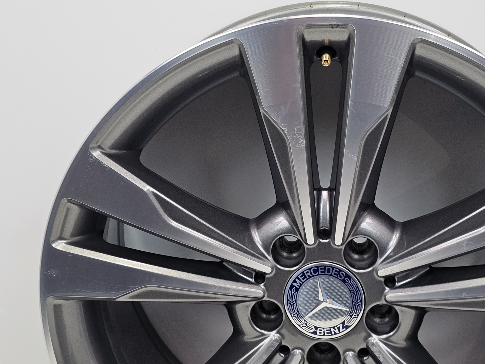 Used 2019 Mercedes Oem Rear Wheel Rim 2017-2020 S400 S550 S600 A2224011402 19x9.5 Oem for Sale ...