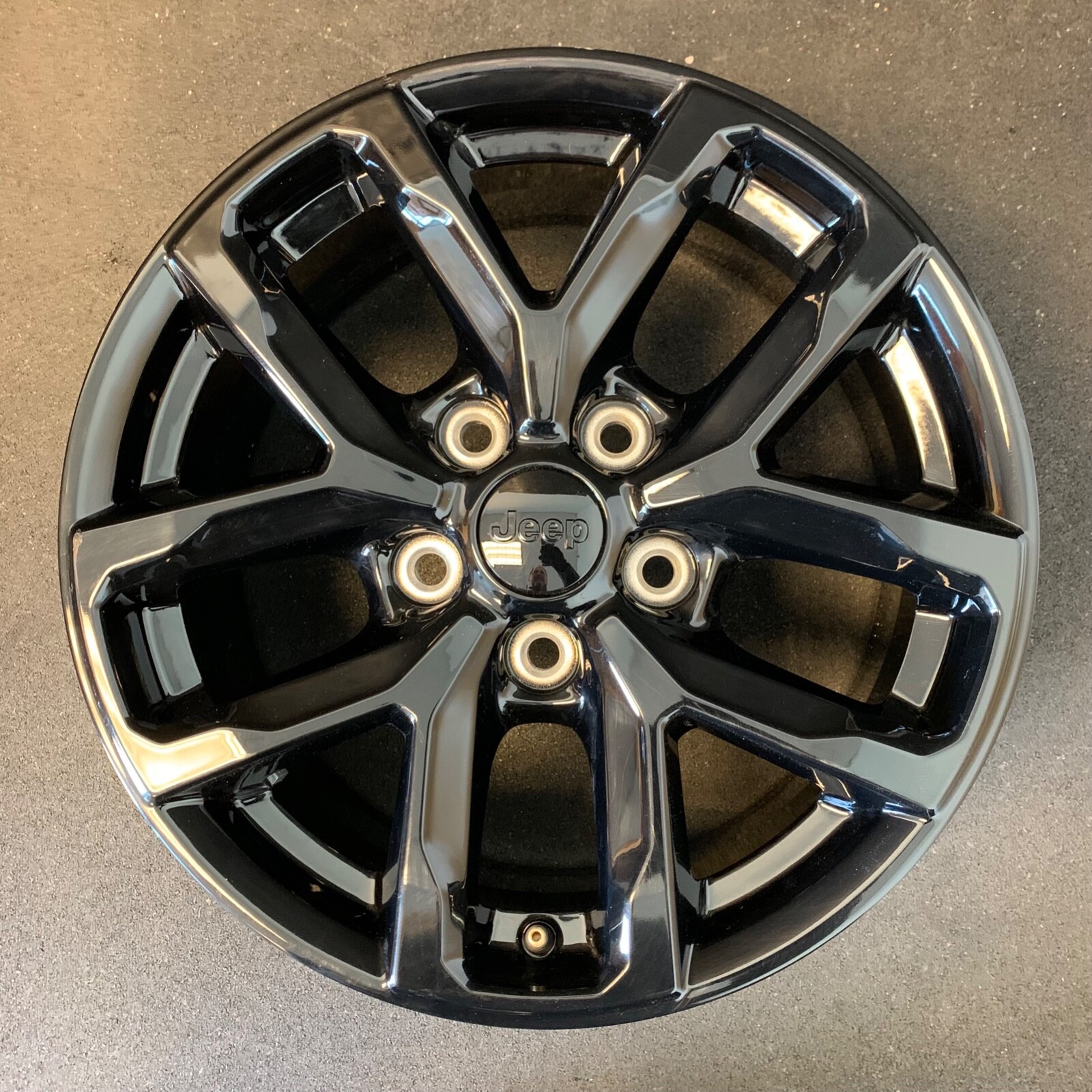 Used (4) Jeep Gladiator (2021-2022) Original Wheels Rims + Caps 17 ...