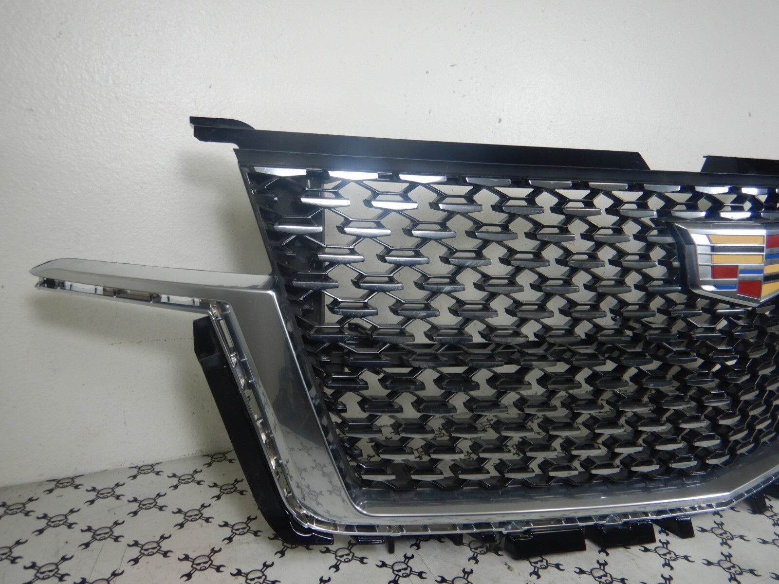 Used 2021-2023 Cadillac Escalade Grill Grille Oem for Sale | 84830289