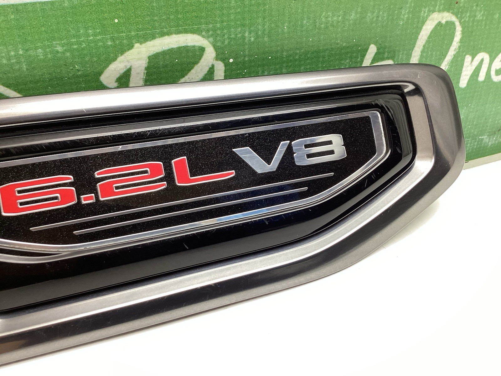 Used 2019-2025 Gmc Sierra 1500 At4 6.2l V8 Front Right Fender Vent Emblem 84431325 Oe for Sale ...