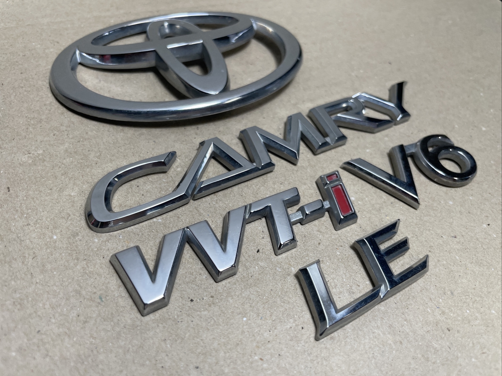 Used 2002-2006 Free Shipping Oem Toyota Camry Le V6 Vtt-i Rear Emblem ...