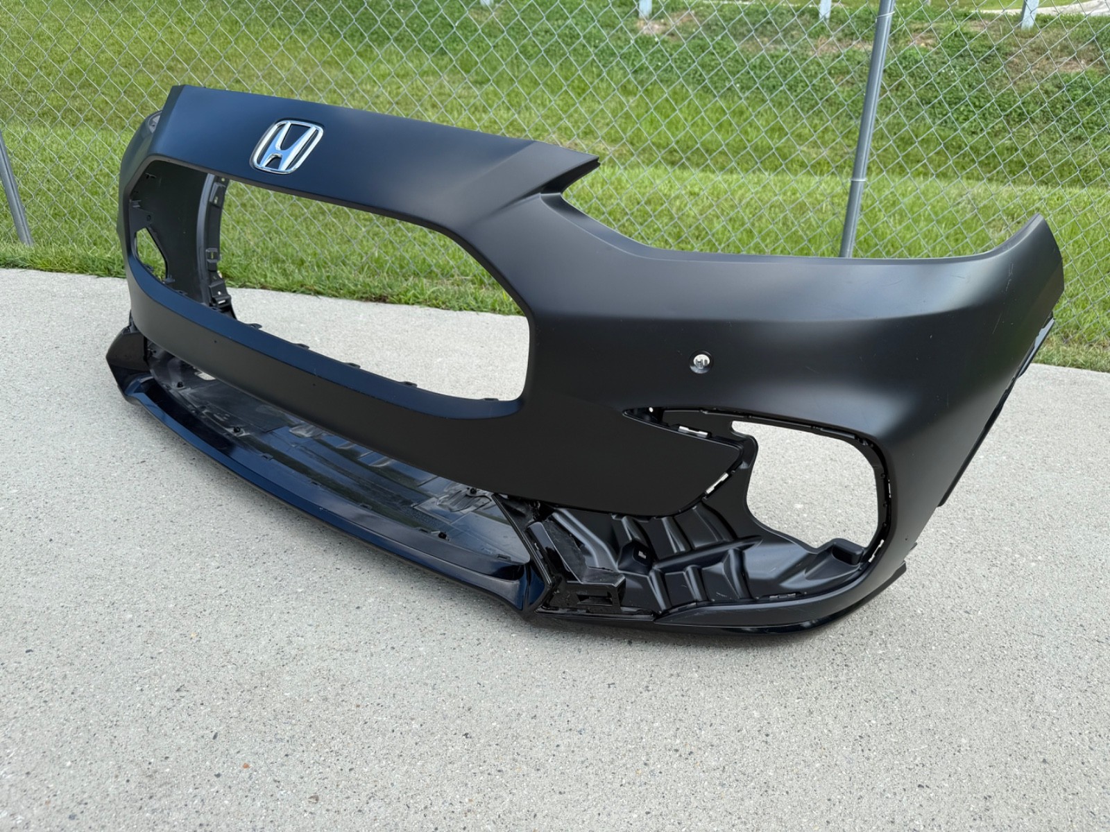 Used 2023-2025 Honda Hrv Hr-v Front Bumper Oem “ No Shipping “ 71105 ...