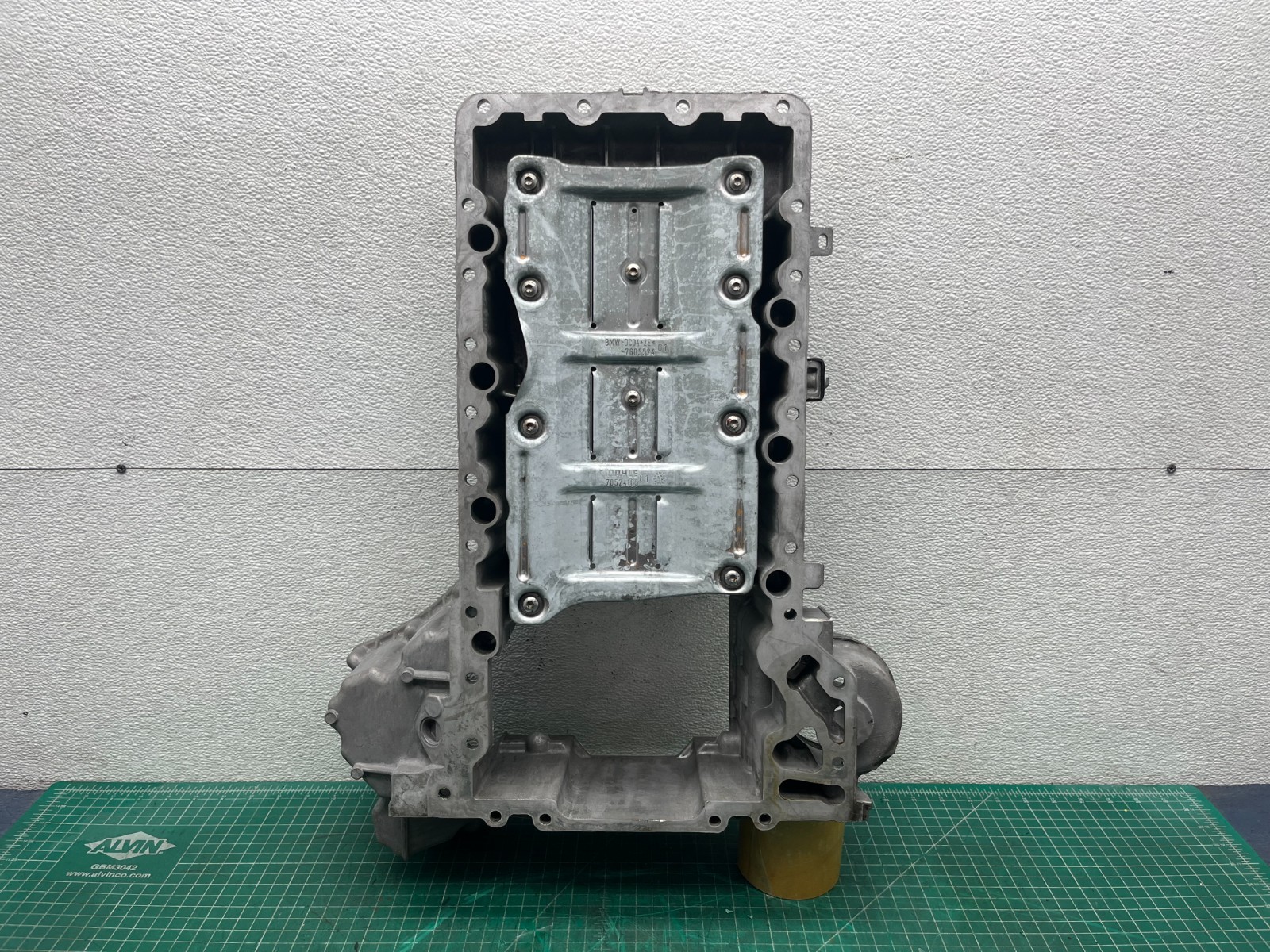 Used 2011-2013 Bmw F10 550i N63 4.4l Rwd Engine Upper Oil Pan Oem for ...