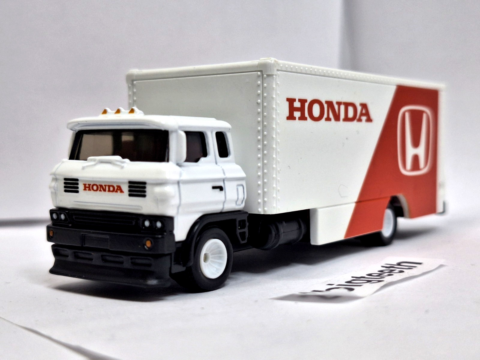 Used 2025 Hot Wheels Premium Diorama Sakura Sprinter Honda Box Truck ...