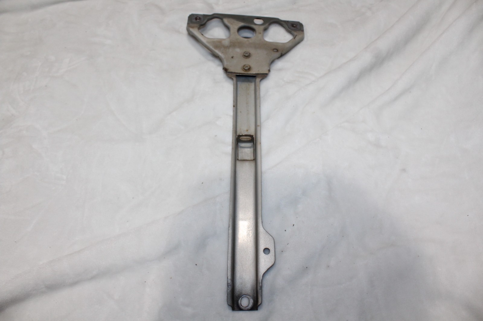 Used 1990-1997 Nissan D21 Hardbody Hood Latch Center Radiator Support ...