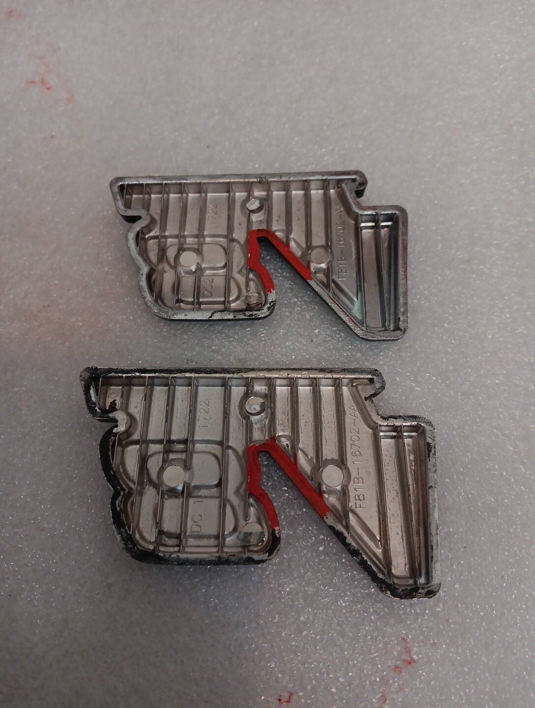 Used 1999-2004 Ford F250 F350 F450 Triton V8 Fender Emblem Badge Logo ...
