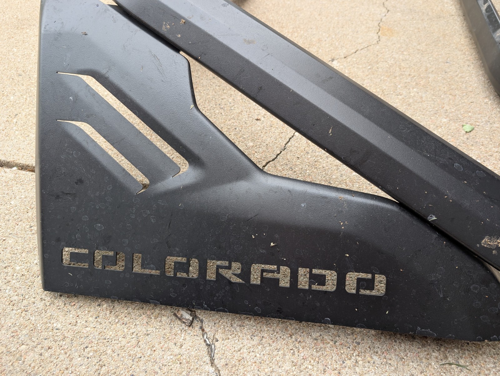 Used 2023-2025 Chevrolet Colorado Bed Mounted Sport Bar 85656456 Black ...