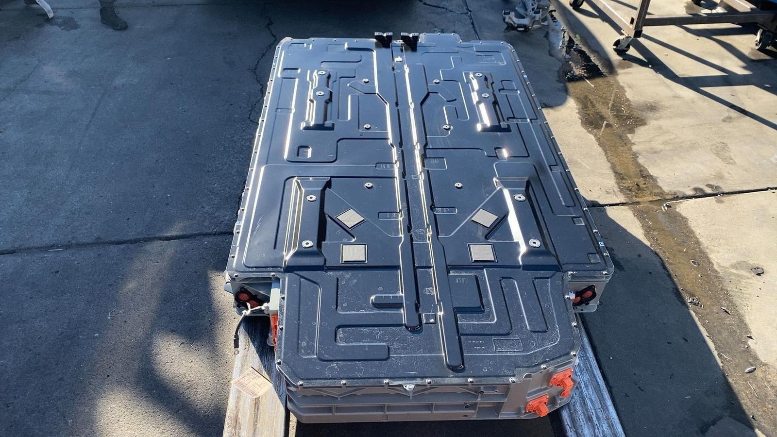 Used 2025 ⭕ Rivian R1s Hv Battery Module Large Pack Assy 407v 116 Kwh ...