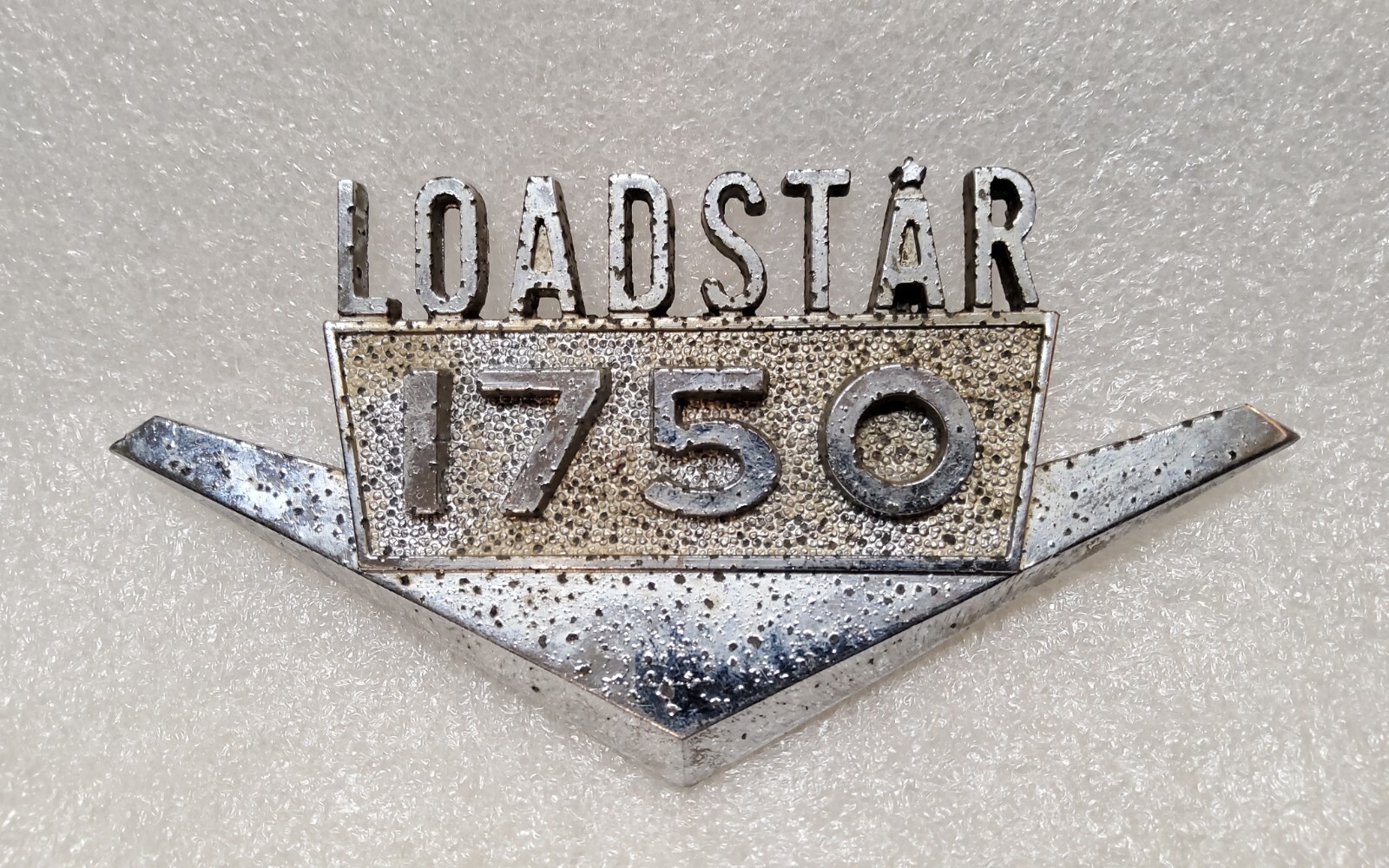 Used 1962-1968 International Harvester Loadstar 1750 Fender Emblem for ...