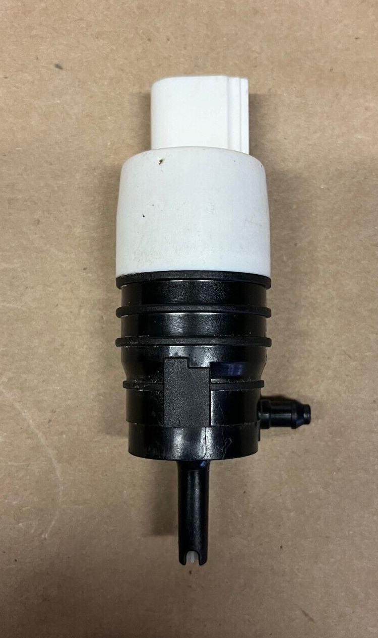 Used 2020 - 2024 Mercedes Gle 1953 Amg Gls 450 Winshield Washer Pump ...