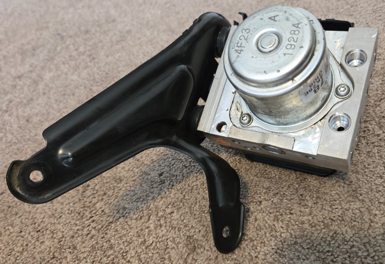 Used 2014 Honda Accord Abs Anti-lock Brake Pump Module 2.4l 57110-t2f ...