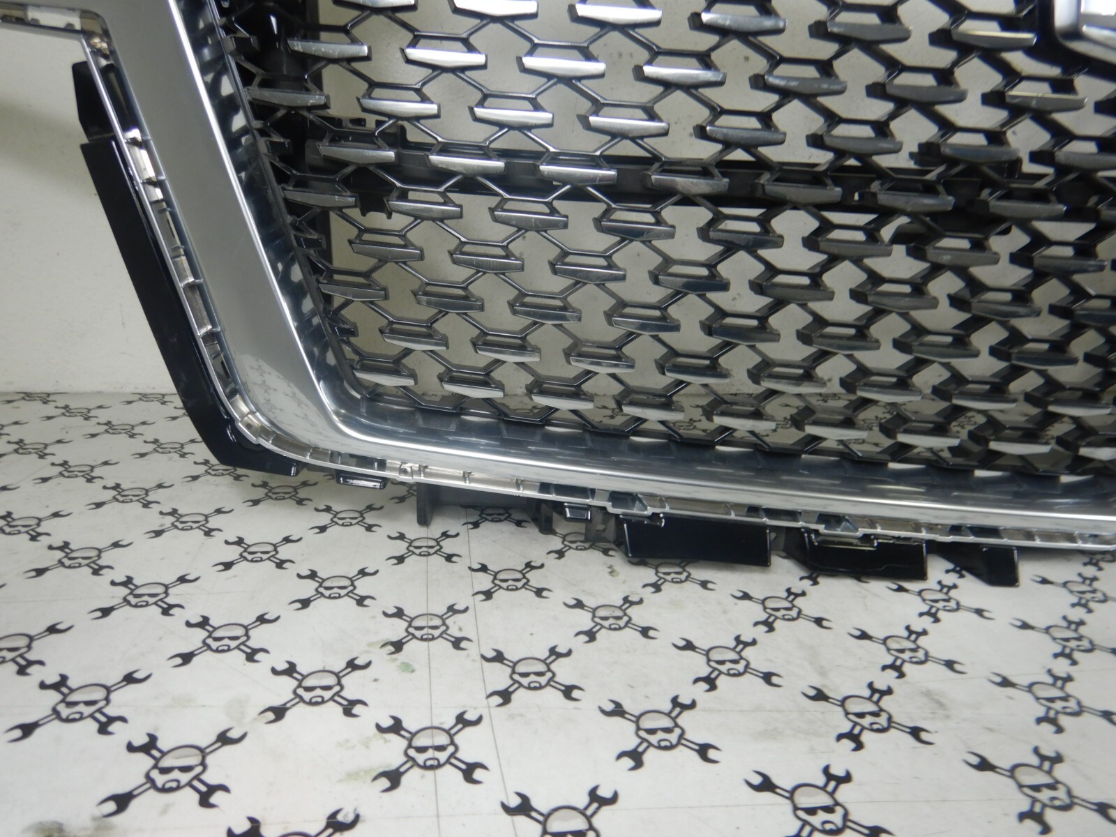 Used 2021-2023 Cadillac Escalade Grill Grille Oem for Sale | 84830289