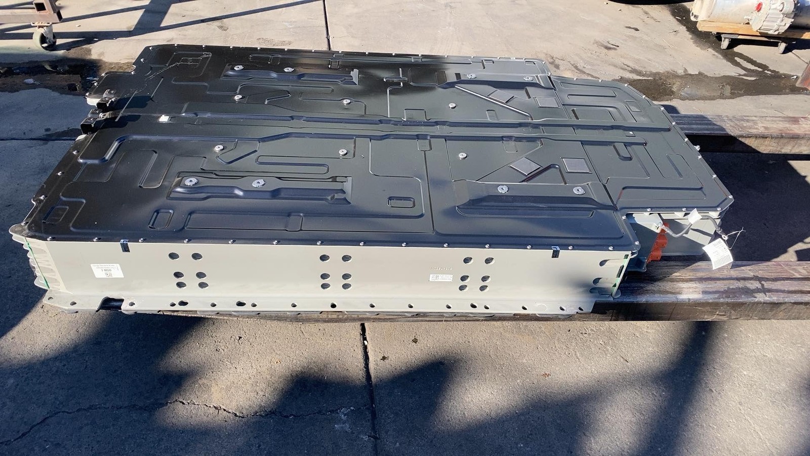 Used 2025 ⭕ Rivian R1s Hv Battery Module Large Pack Assy 407v 116 Kwh ...