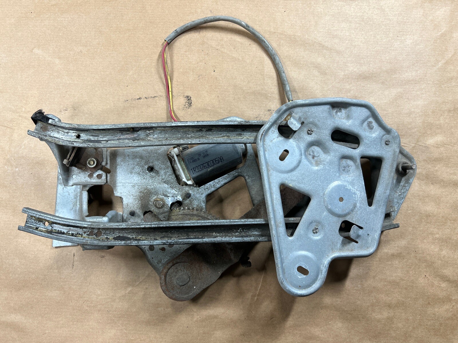 Used 1999-2004 Ford Mustang Convertible Passenger Rh Rear Window ...