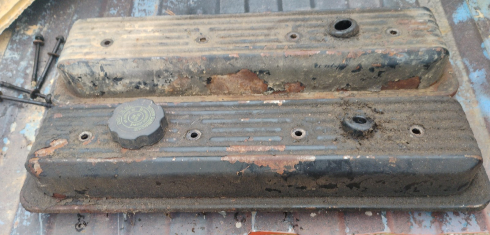 Used 1973-1987 Chevy Gmc Truck Valve Covers Sbc 350 305 Engine Pair ...