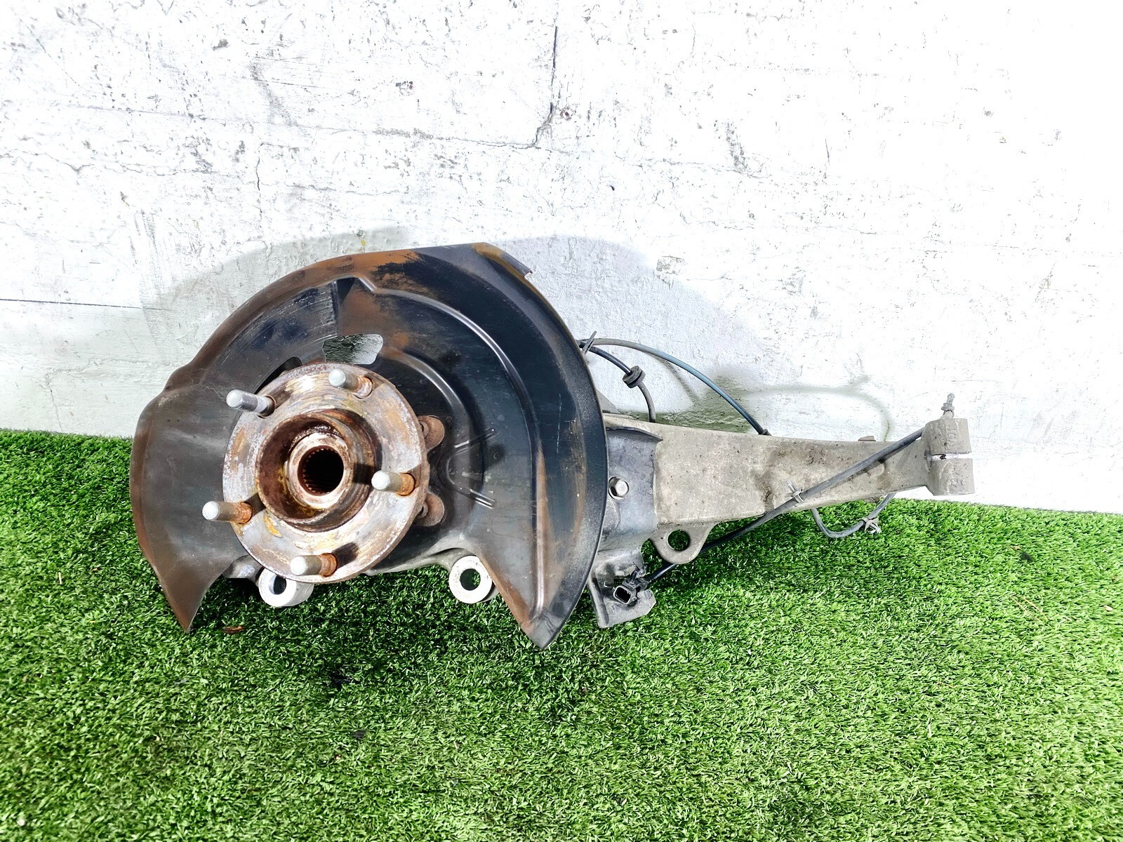 Used 2014-2023 Infiniti Q50 Q60 Front Right Rh Pass Side Spindle ...