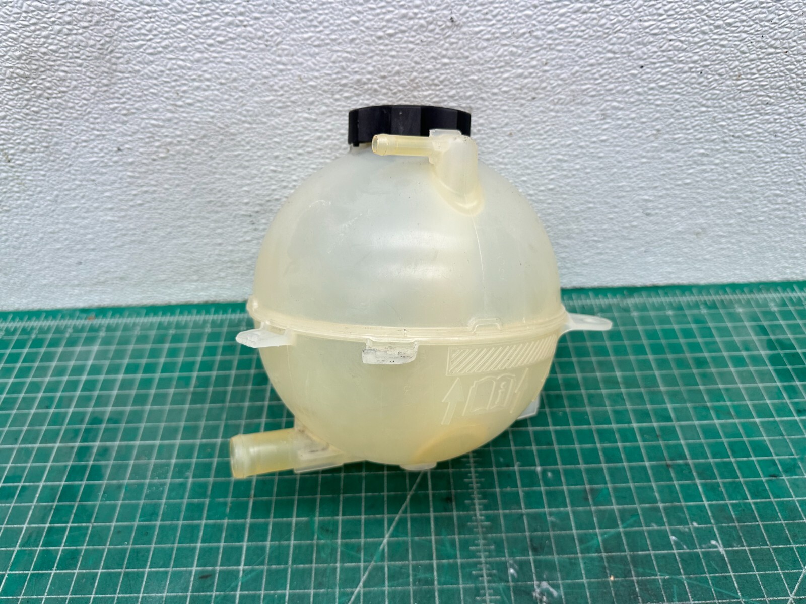 Used 2017-2025 Gm - Engine Coolant Overflow Expansion Bottle Tank ...