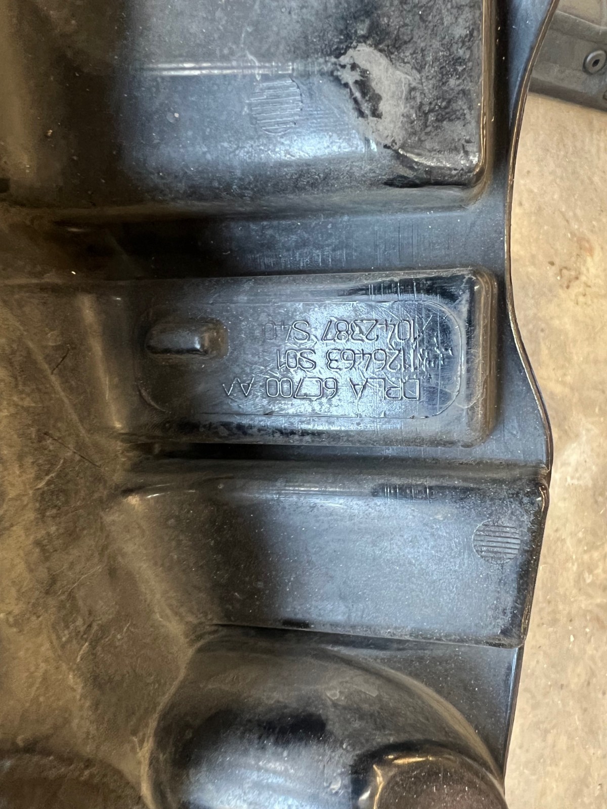 Used Range Rover Sport L494 L405 Oem Air Intake Duct Resonator W. Hoses ...