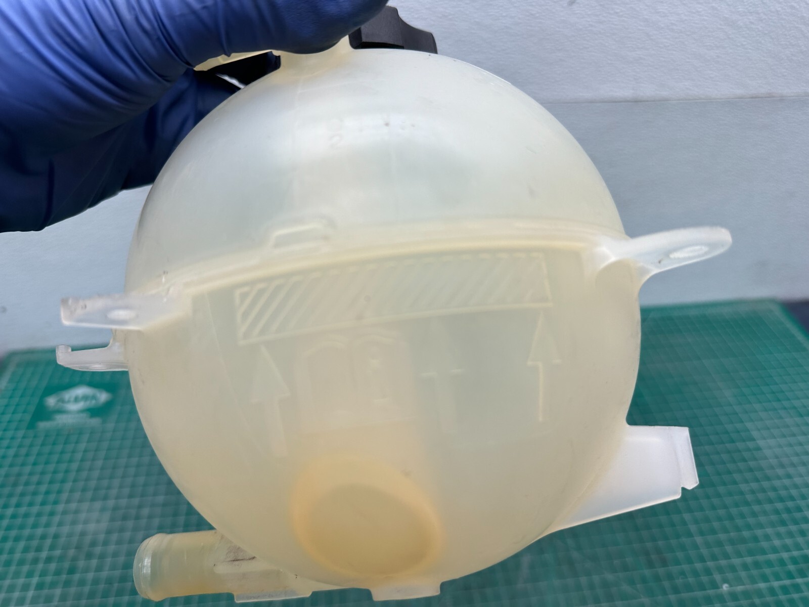 Used 2017-2025 Gm - Engine Coolant Overflow Expansion Bottle Tank ...