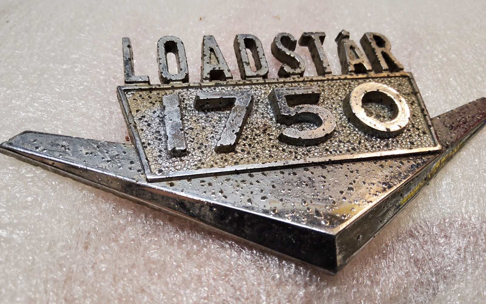 Used 1962-1968 International Harvester Loadstar 1750 Fender Emblem for ...