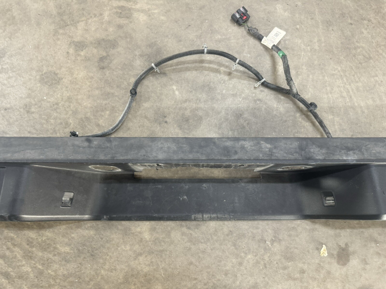 Used Oem 2019-2021 Chevy Silverado Rear Bumper Cover Step Panel W ...