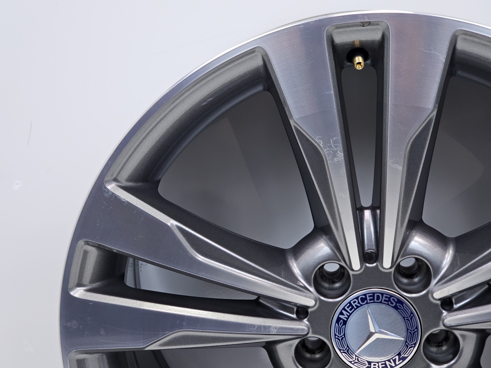 Used 2019 Mercedes Oem Rear Wheel Rim 2017-2020 S400 S550 S600 A2224011402 19x9.5 Oem for Sale ...