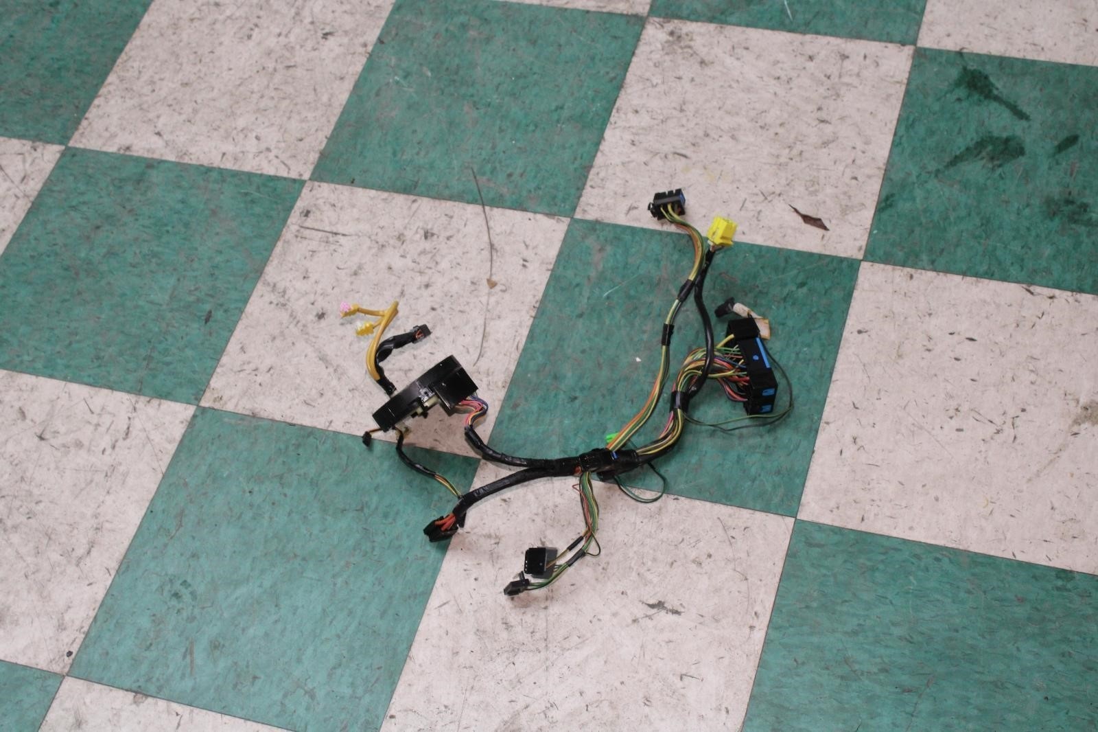 Used 2003-2007 Gm Truck Suv Steering Column Srs Clockspring Harness ...