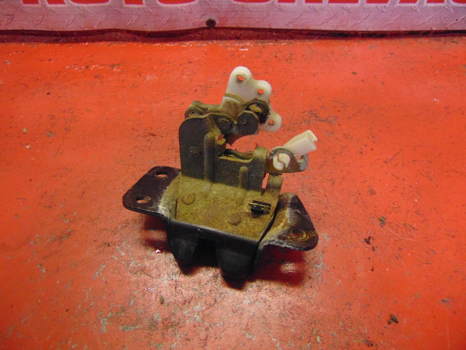 Used 2003-2006 Mitsubishi Outlander Oem Trunk Rear Hatch Lock Latch ...