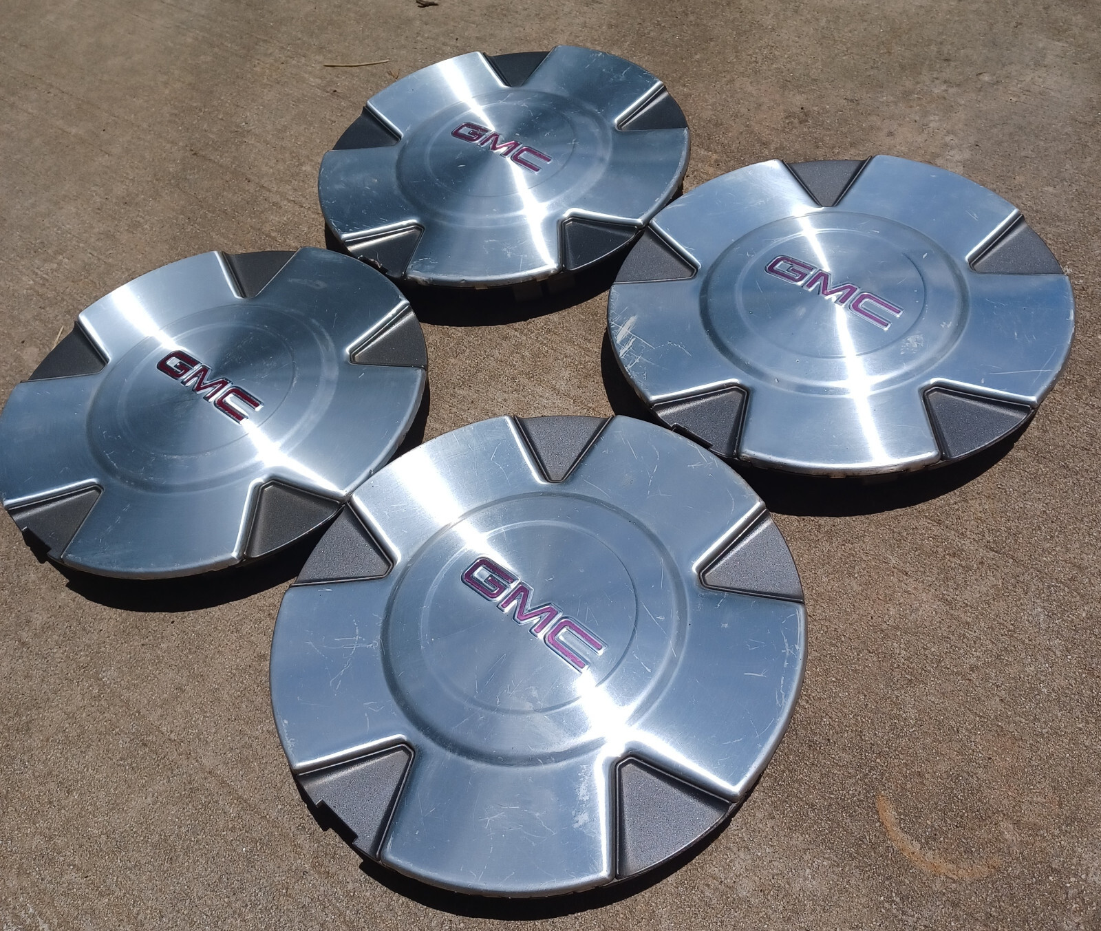 Used Gmc Acadia Center Cap Set Of 4, 2007-2012 Part Number 9596977 S4 ...