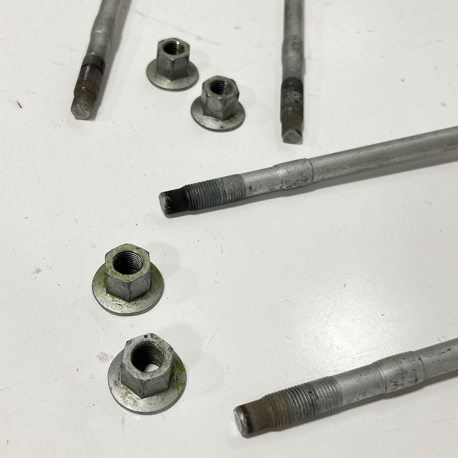 Used 1990-1994 Lexus Ls400 4.0 V8 - Front Subframe Mounting Bolts Rh ...