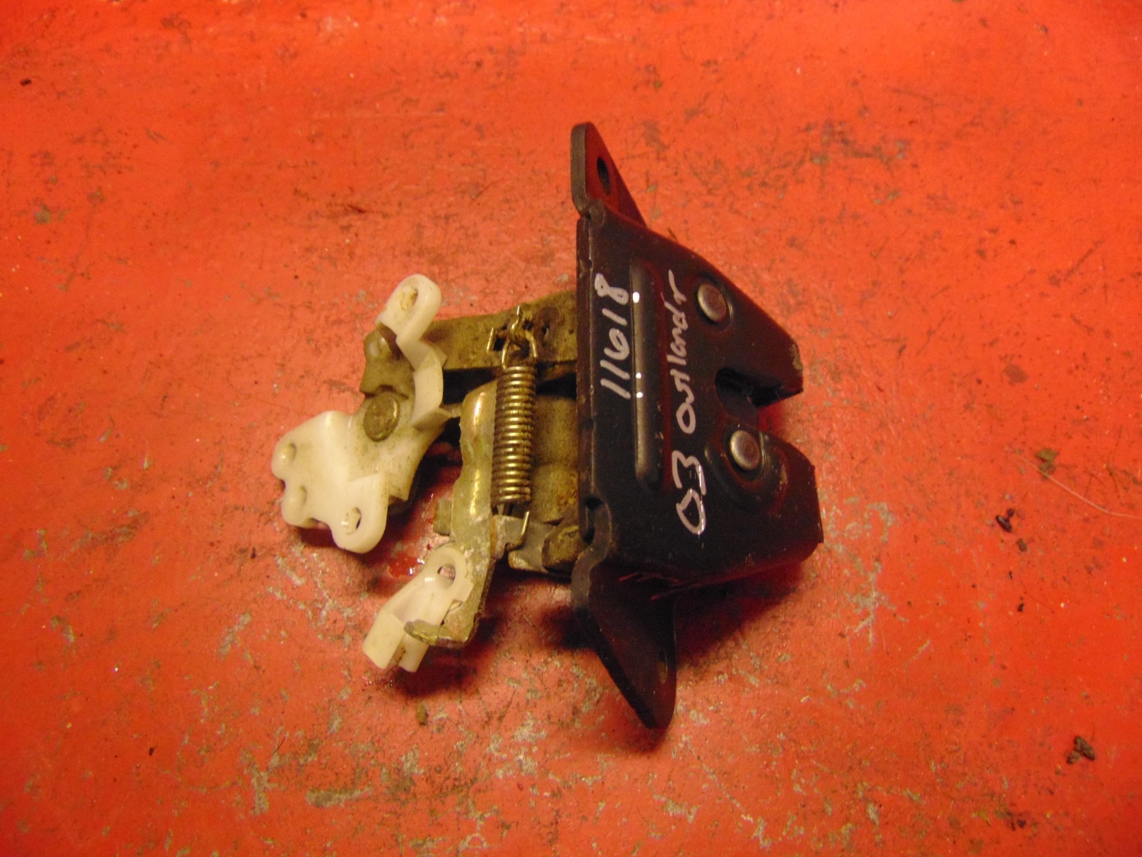 Used 2003-2006 Mitsubishi Outlander Oem Trunk Rear Hatch Lock Latch ...