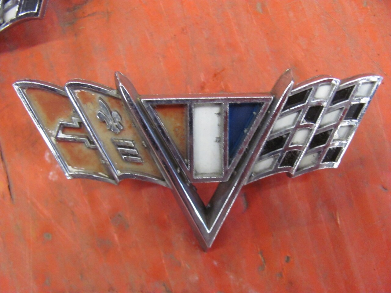 Used 1965-1967 Chevy Ii Nova Impala 327 Fender Cross Flag Emblems Pair ...