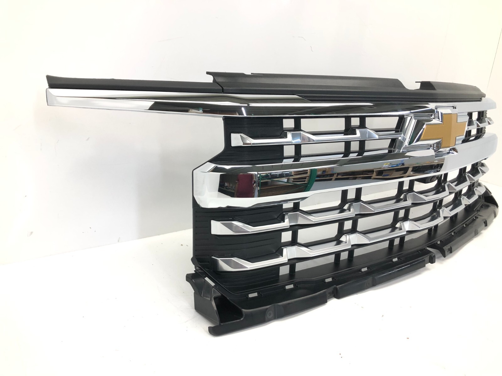 Used Oem 2022-2025 Chevy Silverado 1500 Front Upper Bumper Grille W ...