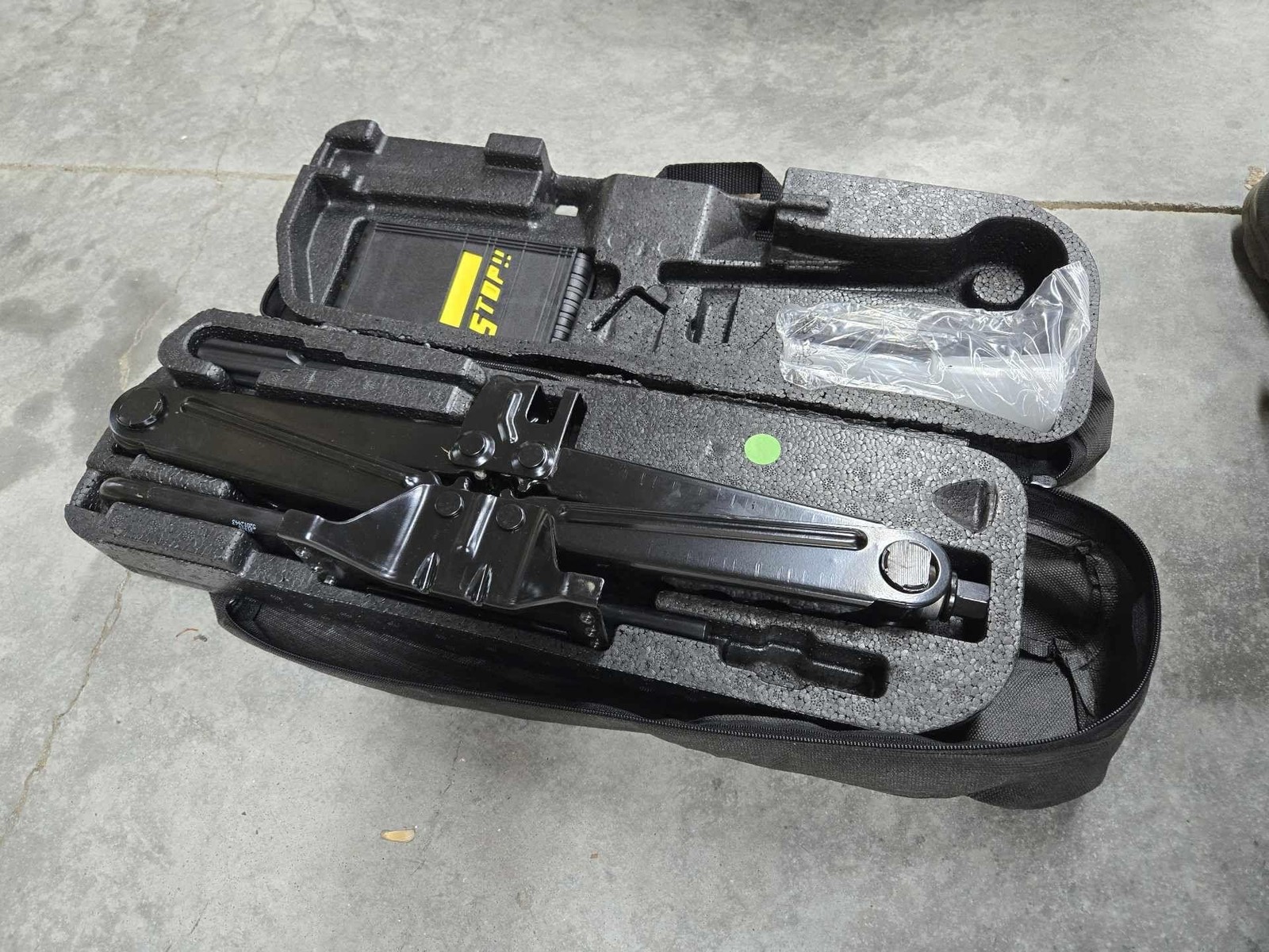 Used 2015 2023 - Jeep Renegade Jack And Tool Kit *complete As Pictured Oem 68282158aa for Sale ...