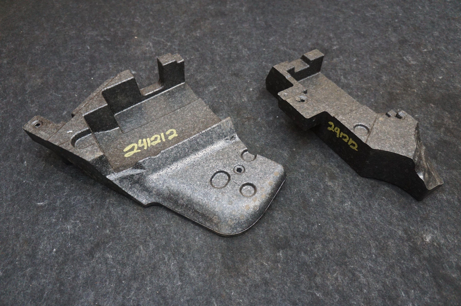 Used Set Of 2 Left & Right Block Heel Foam My83-115a46-aa Aston Martin Dbx 707 2020-2024 for ...