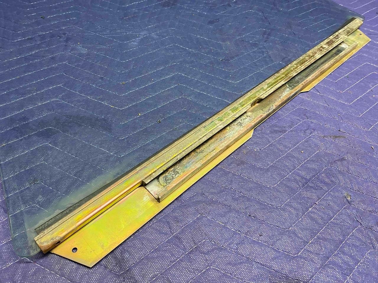 Used 1981-1987 Chevy Gmc Truck Door Glass Rh In Soft Ray Tint 1981-1991 ...