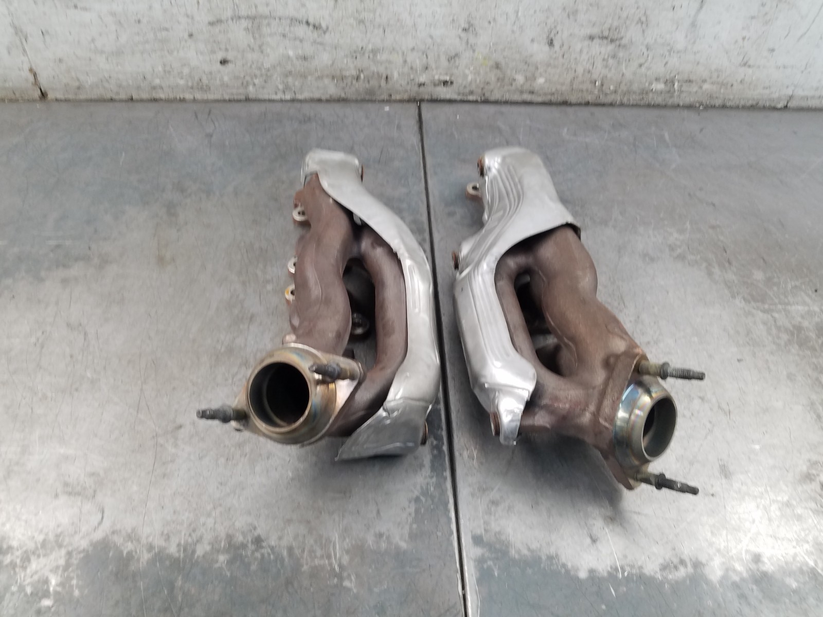Used 2025 Ford F150 Raptor R 5.2l Exhaust Manifolds / Heat Shields ...