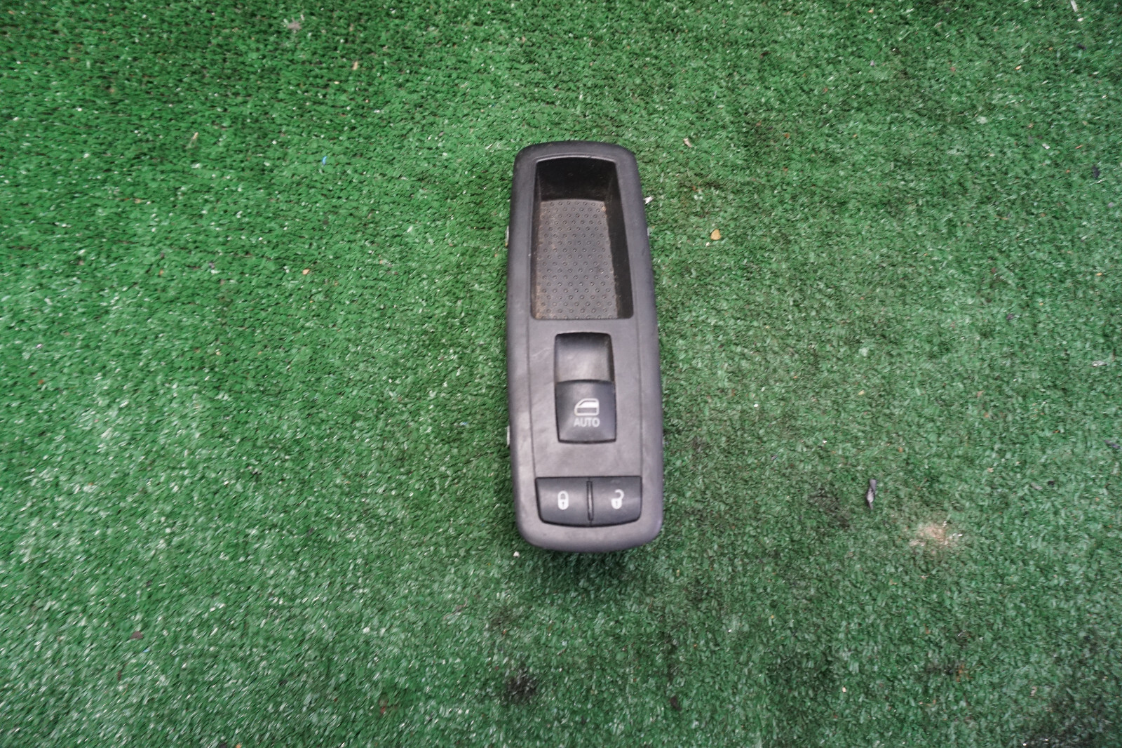 Used 2013-2015 Dodge Ram Right Window Switch Oem 68298088aa for Sale ...