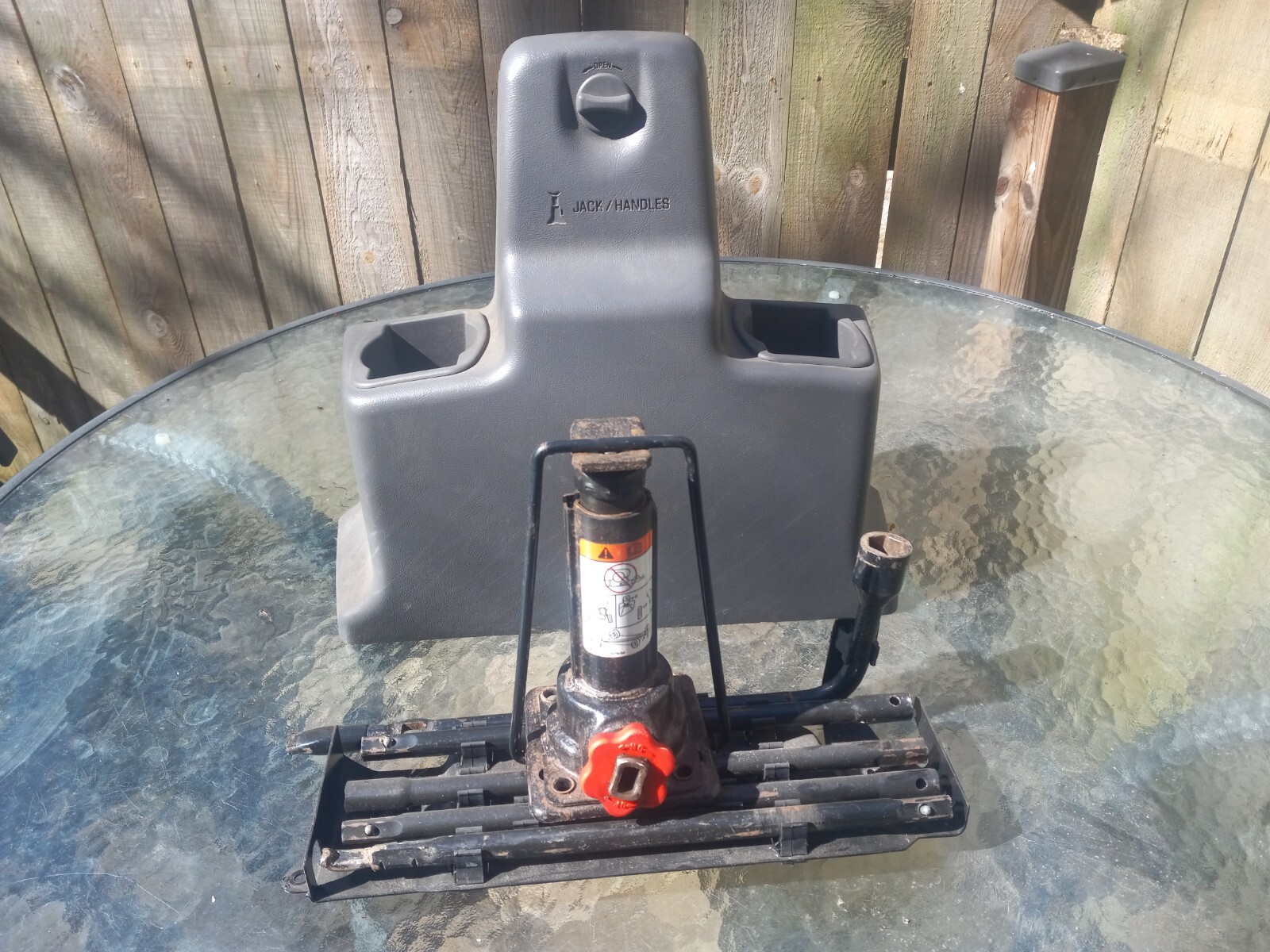 Used 2011 Ford Ranger Emergency Jack Kit With Lug Wrench And Cover Dark ...