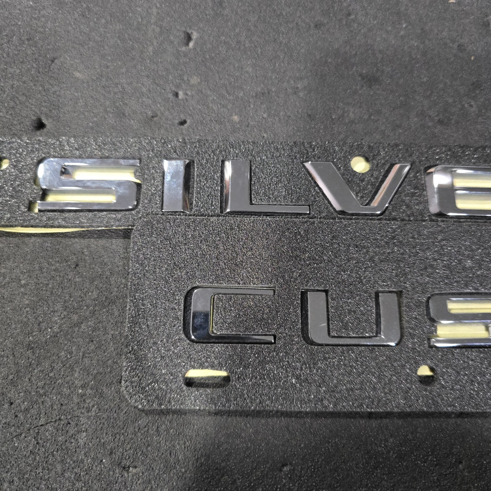 Used 2019-2025 Silverado Custom Tailgate Nameplate Emblem ( Oem) Chrome ...