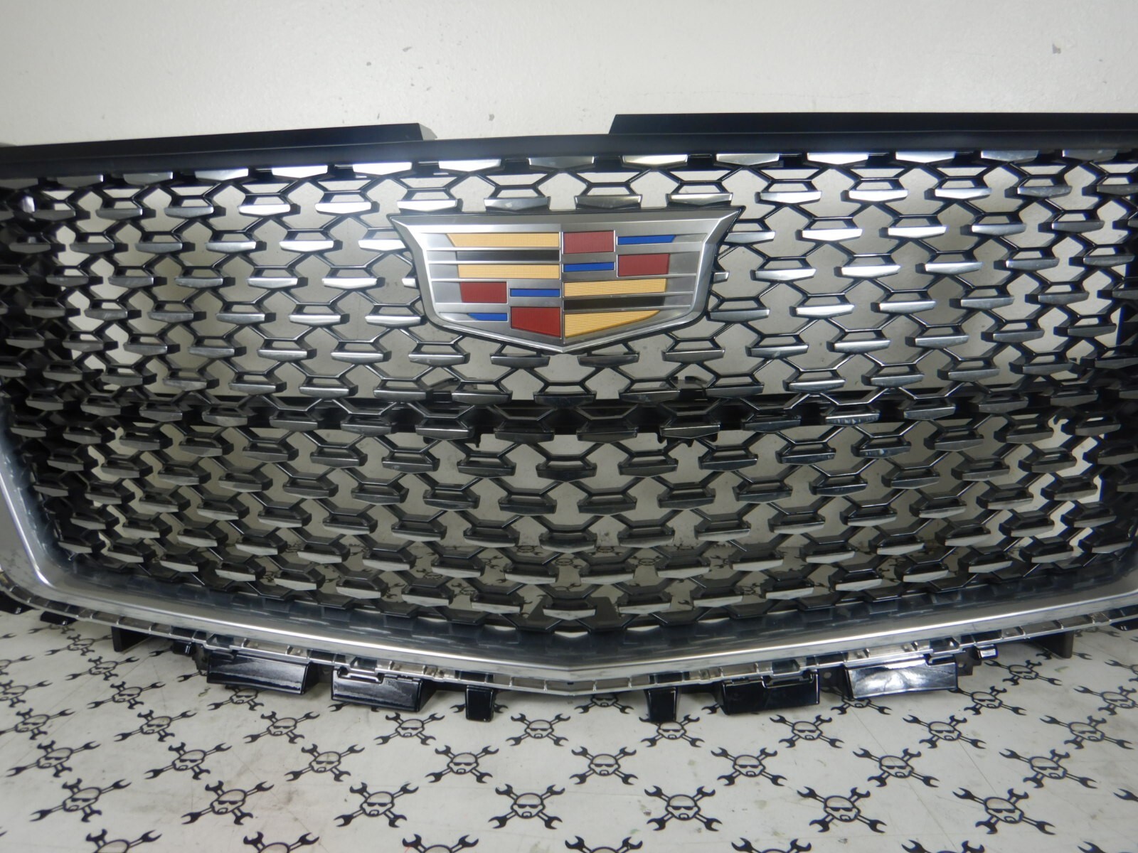 Used 2021-2023 Cadillac Escalade Grill Grille Oem for Sale | 84830289