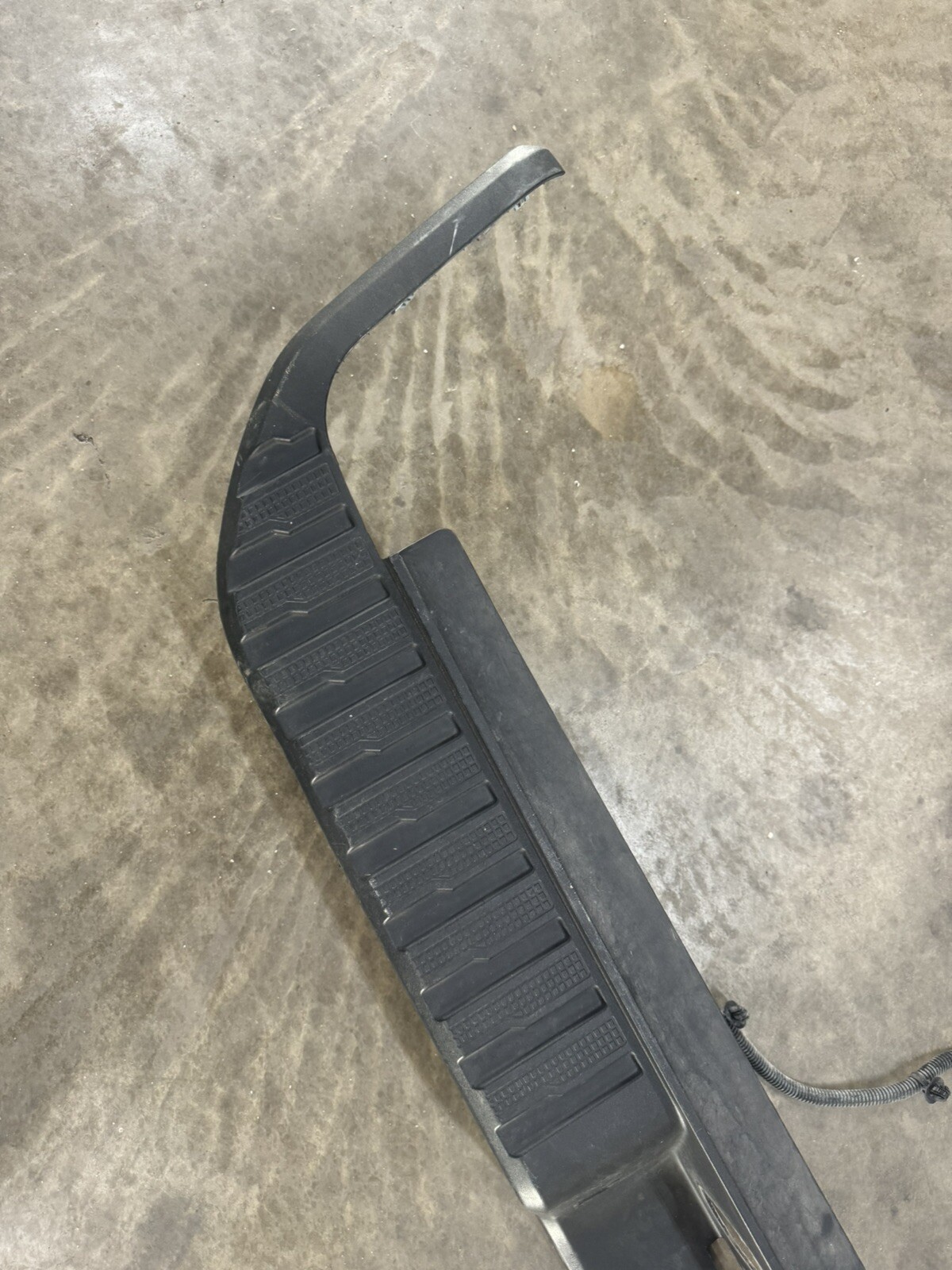 Used Oem 2019-2021 Chevy Silverado Rear Bumper Cover Step Panel W ...