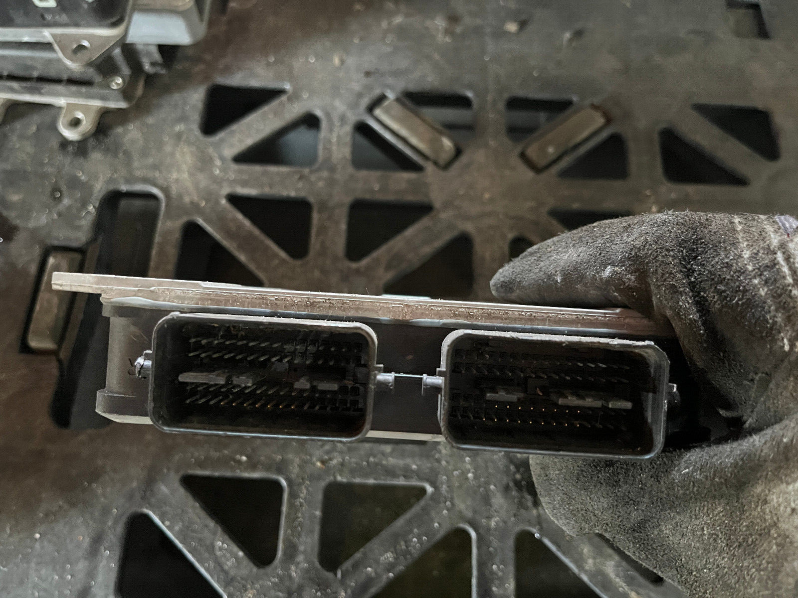 Used Oem 2004-2005 Mazda 3 2.3l Engine Computer L3s2 2018 881a Ecu Control Module Unit Ecm for ...