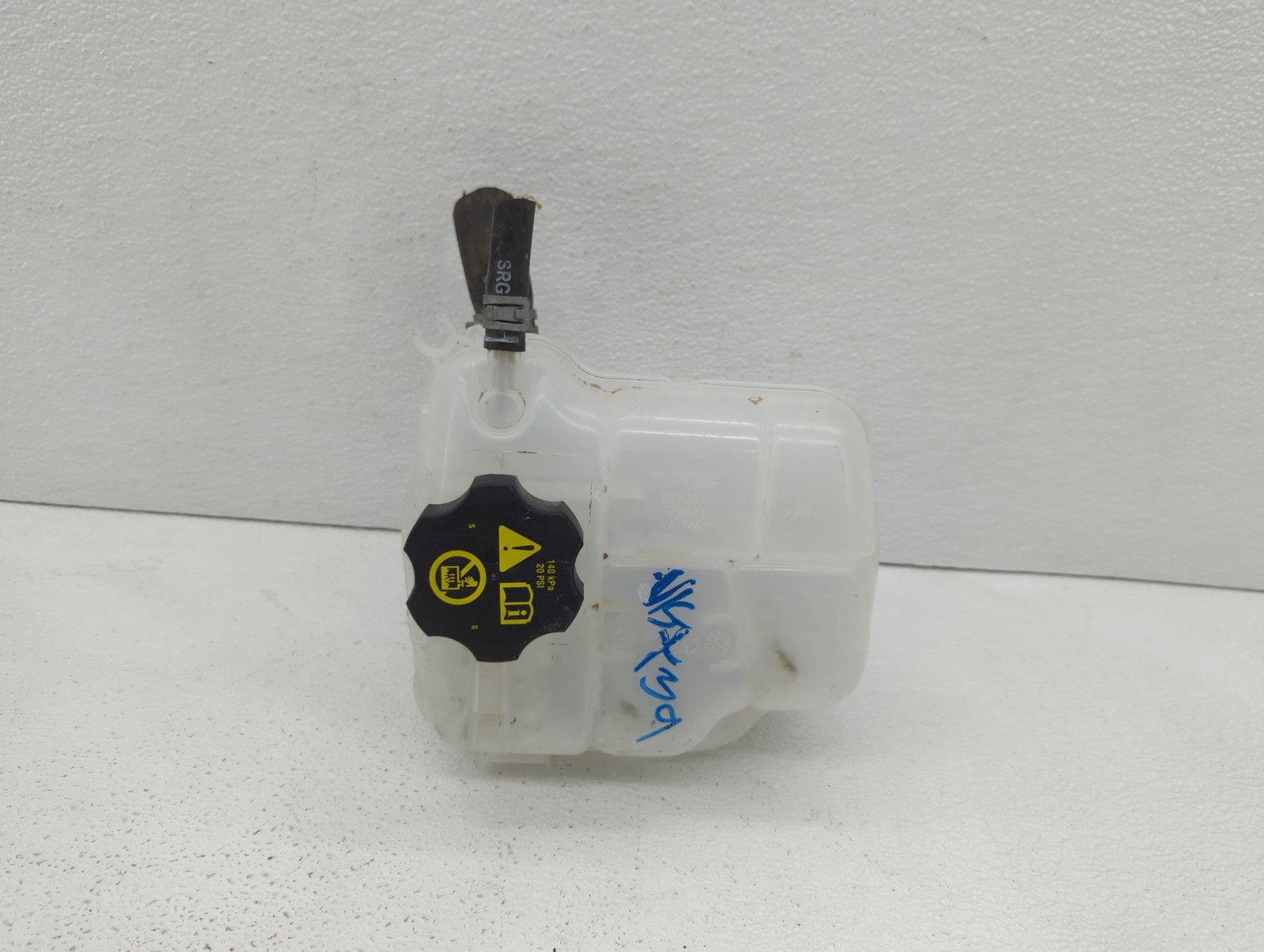 Used 2011-2016 Chevrolet Cruze Radiator Coolant Overflow Expansion Tank ...