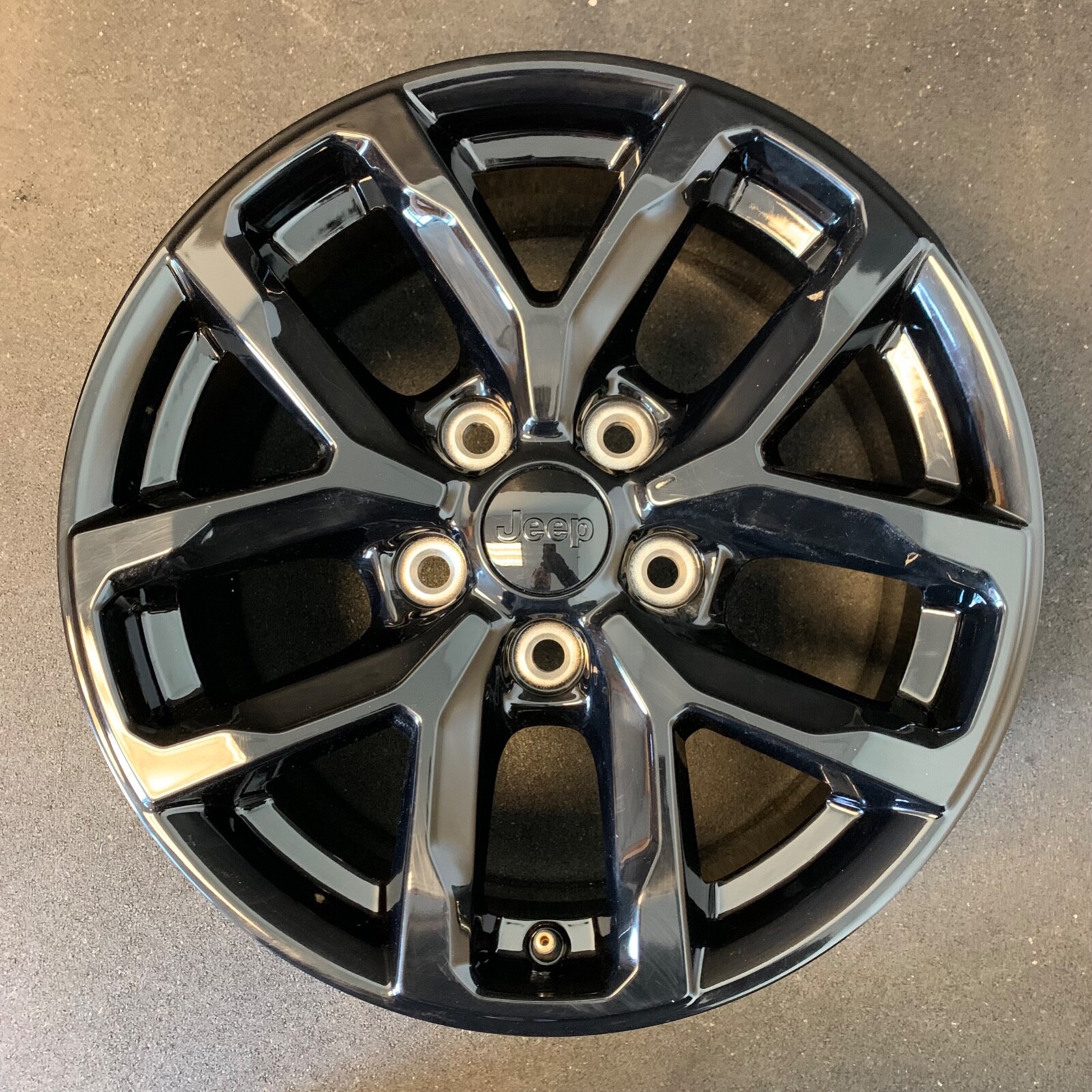 Used (4) Jeep Gladiator (2021-2022) Original Wheels Rims + Caps 17 ...