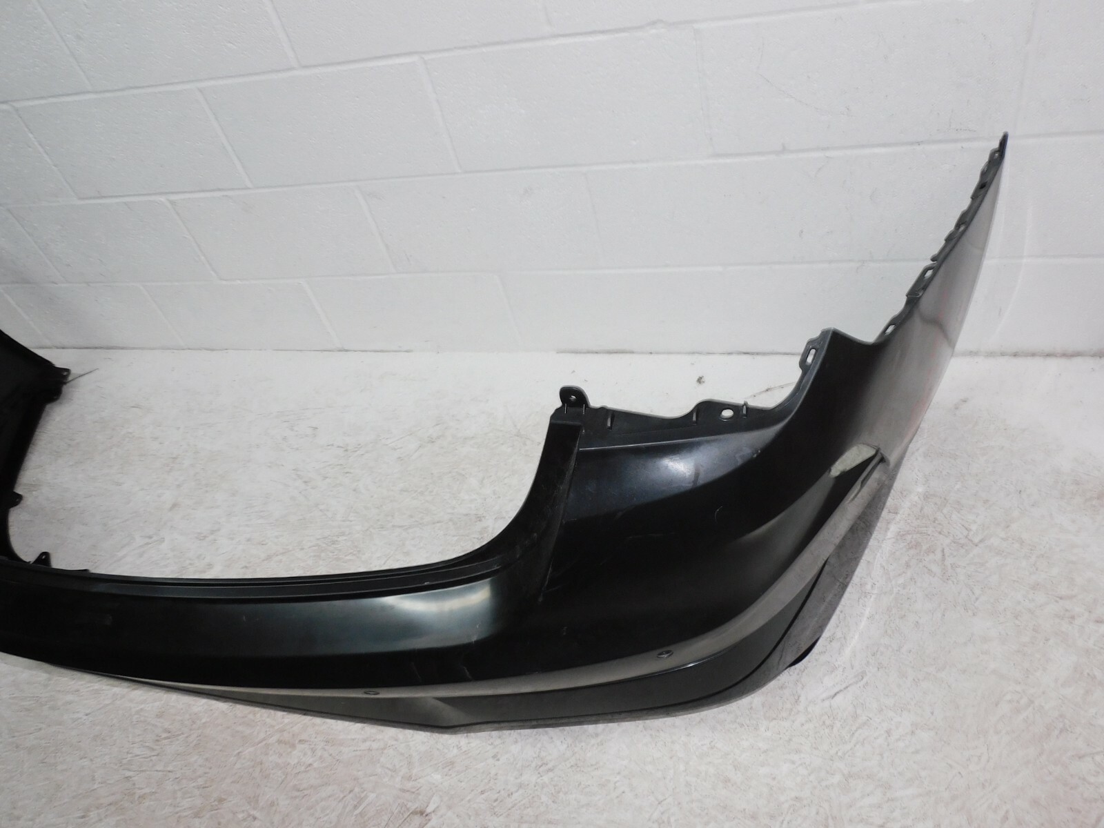 Used 2021-2022 Kia K5 Rear Bumper Cover Oem With Sensor Holes for Sale